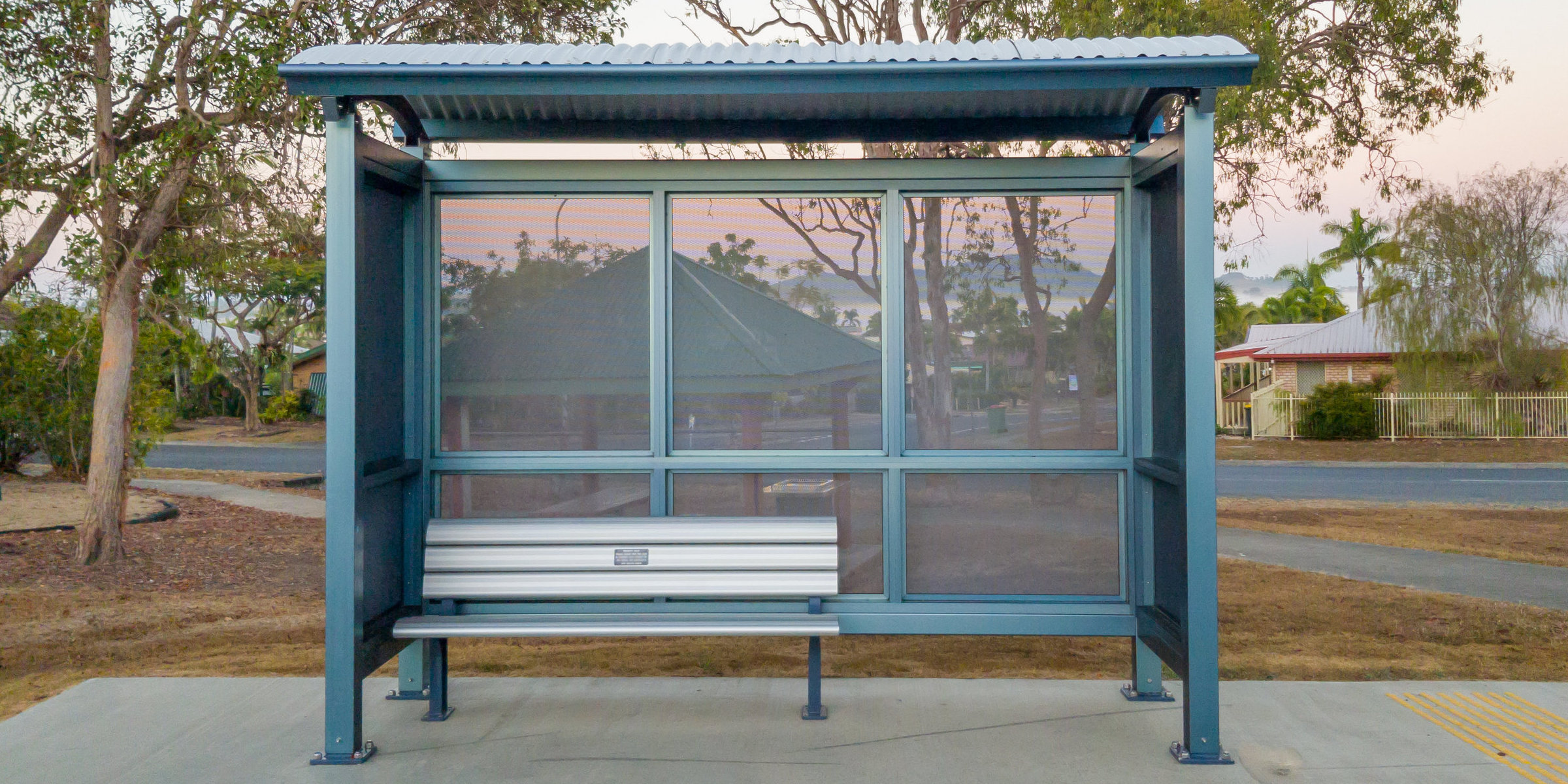 Application on Weasyfix foundation screws – Bus shelter