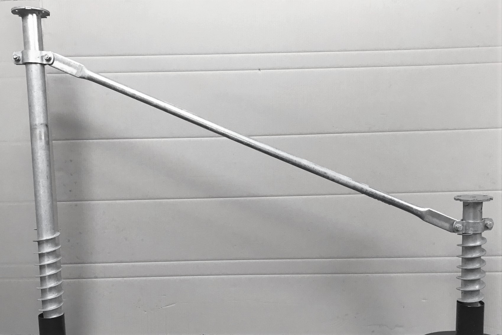EYELET STRUT fasteners for foundation screws